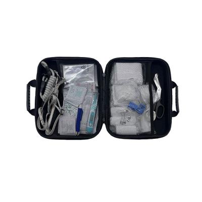 China CE Certified Pet First Aid Kit 23×17.5×7.5cm Waterproof Veterinary Emergency Medical Bag with Custom Logo for sale