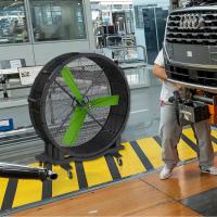 China Large Industrial Standing Fan For Warehouse Large Workshop Large HVLS Fans For Factory for sale