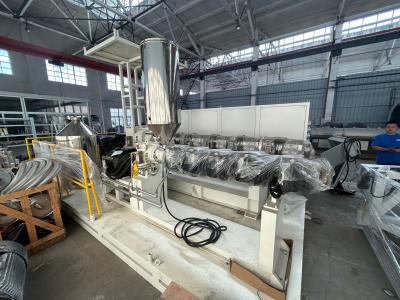 China 630mm HDPE PE Conduit Pipe Hose Single Screw Extruder Machine 1200kg/h for Water Supply for sale