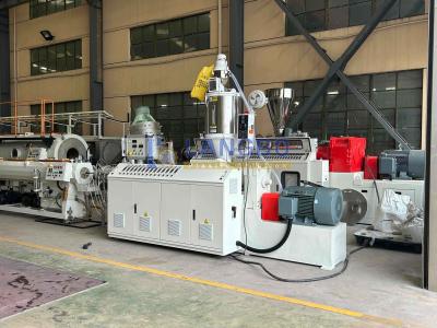 China PE Pipe Extrusion Line Integrating Extrusion Calibration Cooling And Haul Off Units To Ensure Polyethylene Pipe Production for sale