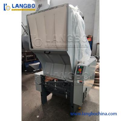 China Industrial Plastic Crusher Shredder 18-110kW for PVC PE Pipe Recycling 300x400-800x1200mm Chamber for sale