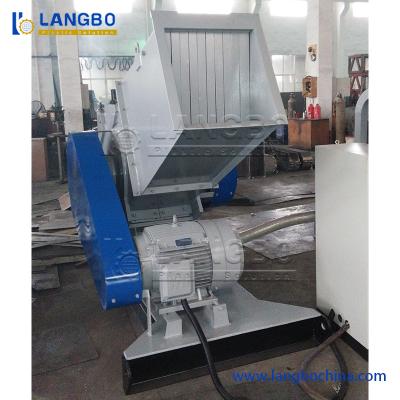 China Industrial Plastic Bottle Shredder Crusher Machine 18kW 300x400mm for PVC Pipe Waste Recycling for sale