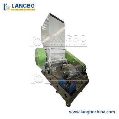 China Industrial Plastic Shredder Crusher Machine 18kW 400mm Chamber for PVC Pipe Waste Recycling for sale
