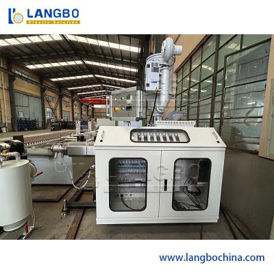 China WPC Decking Extrusion Machine 120-150kg/h Output PLC Control 6m Calibration Table for sale