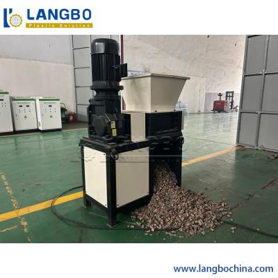 China Double Shaft Shredder Low Speed High Torque 500-2000 kg/h for Plastic Recycling for sale