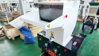 China CE Certified Claw Type Hard Plastic Granulator Machine Automatic Recycling Plastic Crusher Machine for Plastic Industry for sale