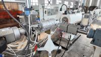 China 500mm HDPE Thin Wall Jacket Pipe Production Line Full-automatic Thermal Insulation PE Extrusion Line for sale