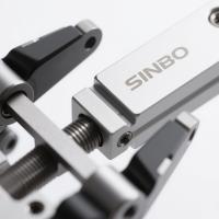 China High Precision Industrial Robot Pneumatic Finger Gripper Link Robust Durable Design for Automated Machine Tending Material Handling Assembly Applications for sale