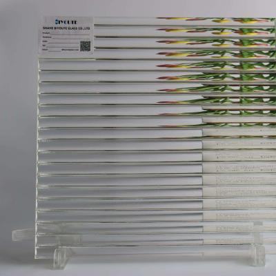 China 4mm 5mm 6mm Embossed Clear Fluted Glass For Bathroom Door Patterned for sale