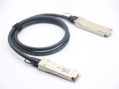 China Seamless 40 Gbps Data Transfer Rate 100G QSFP28 to QSFP28 1M DAC Cable for Data Transmission for sale