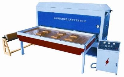 China Compact Structure Automatization Control Vacuum Forming Machine for Plastic Absorbing Board for sale