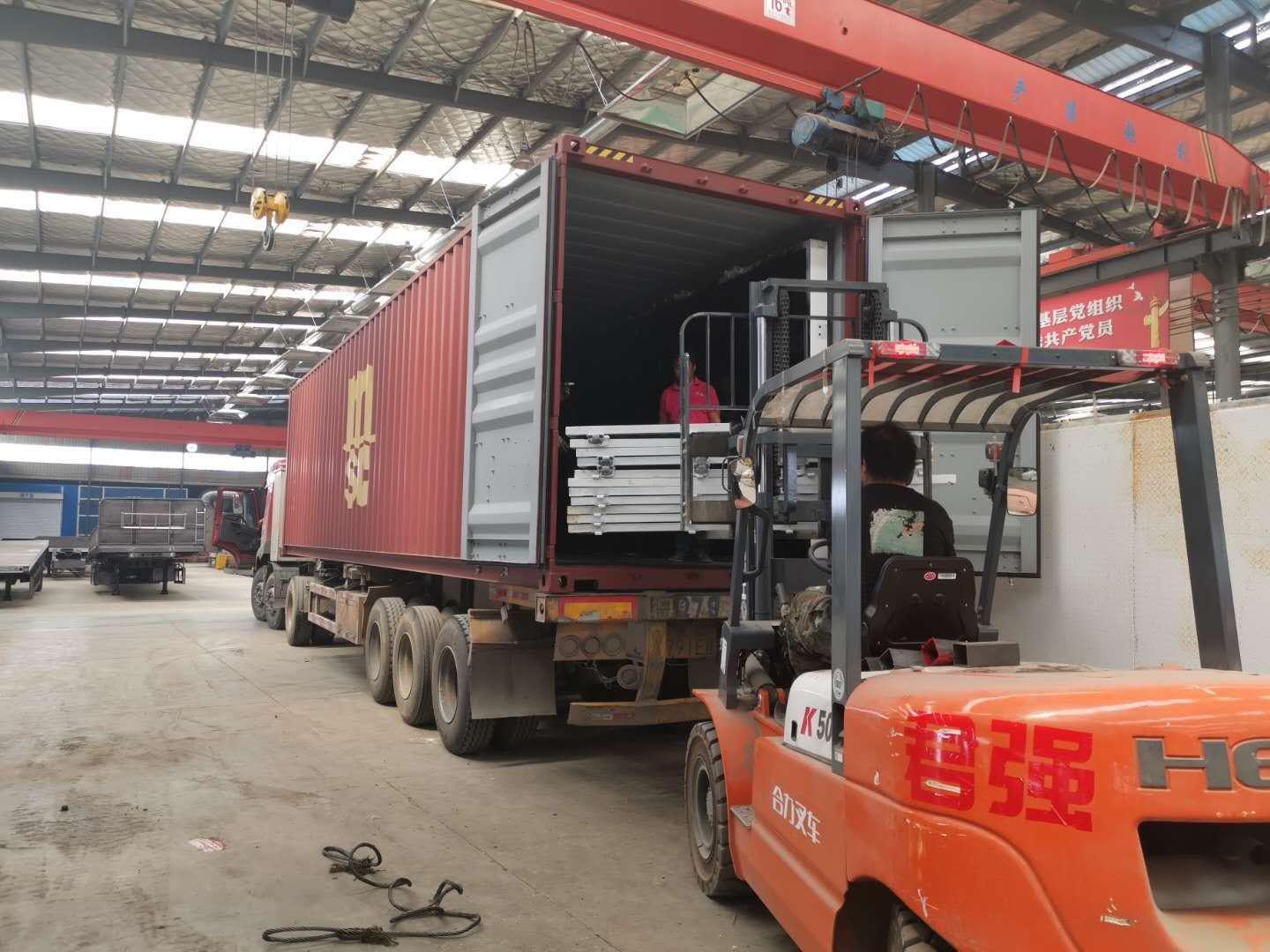 Tri Axle Sidewall Cargo Trailer for Djibouti