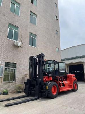 China Heavy Duty Forklift With 15 Tons Capacity 45 to 90 Degrees Tilt Range for sale