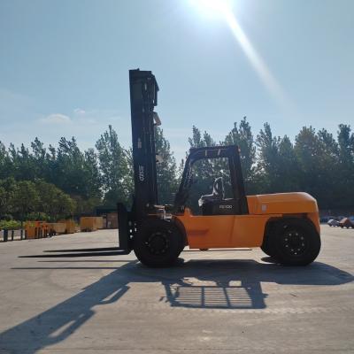 China Versatile Heavy Duty Forklift With Tilt Angle Of 10kg Engine for sale