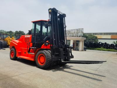 China Yuchai Or CUMMINS Engine Heavy Lift Forklift With Tilt Angle Of 45-90 Degrees And Fork Positioner Options for sale