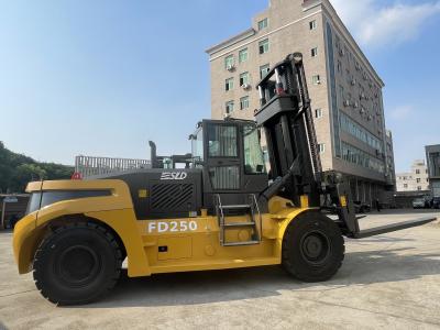 China Powerful Heavy Duty Forklift with 3000mm Mast Lifting Height and Yuchai or CUMMINS Engine for sale