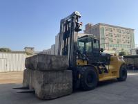 China Overall Size 7200x2550x3460mm Counterbalance Forklift Incorporating Fork Attachments Suitable for Safe and Material Transport for sale