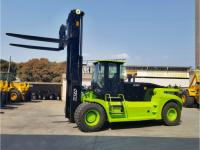 China Logistic Yard 30000kgs Heavy Lift Forklift For Stacking 20GP Container for sale