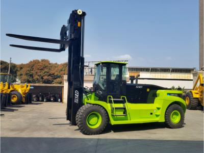 China Logistic Yard 30000kgs Heavy Lift Forklift For Stacking 20GP Container for sale