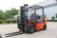 China 2 Stage/3 Stage 1070x120x40mm Fork Size 2.5tons Diesel Forklift Truck for sale