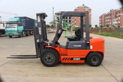 China FD30 3000kgs Diesel Forklift Truck Equipped With ISUZU / MITSUBISHI Engine for sale