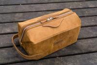 China Toiletry Bag, Factory Supply First Layer Cowhide Crazy Horse Leather Cosmetic Storage Bag High-End Toiletry Bag Leather DOPP KIT for sale