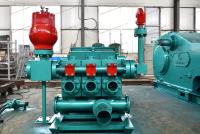 China Heavy Duty Applications Oilwell Triplex Pumps with 3 Cylinders 955 Power Pating for sale