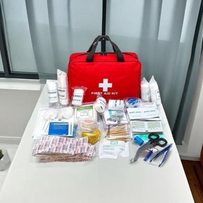 China CCC ISO9000 Certified Home Emergency Survival Backpack Kit 26x18x8cm 25pcs for sale