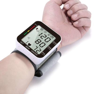 China Digital Wrist Blood Pressure Monitor CE Sphygmomanometer Class II Electric 1 Year Warranty for sale