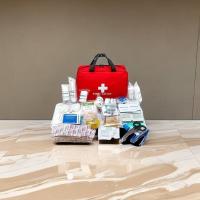 China CE Certified Hospital Emergency First Aid Kit 28x18cm Oxford Material 5 Year Shelf Life for sale
