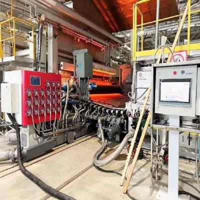 China 300Tpd 1.8mm-4mm Calender Automatic Calendering Machine for Pattern Glass Production for sale