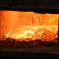 China Customizable Industrial Glass Melting Furnace Natural Gas 50-150 Tons Daily Capacity for sale