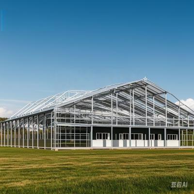 China Q235B ASTM A36 Prefabricated Steel Cow Shed With Q355B Beams 20lb Roof Load for sale