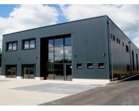 China Modern Steel Structure Building Mix Used For Office Workshops With Sandwich Panel for sale