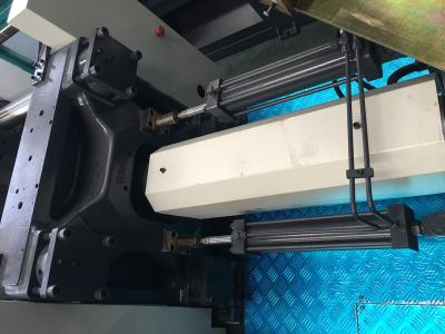 China Sample small vertical injection molding machine offering vibration V2 to improve molding stability and product consistency for sale