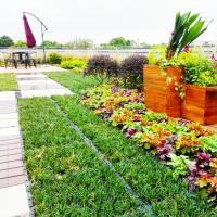 China HDPE Square Large Garden Pot Planter Stand 4 Units for Outdoor Roof Greening Flower Plant for sale