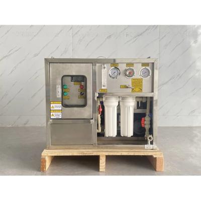 China Compact Laboratory Seawater Purification System 700 L/D Capacity 1800W Power 800x600x600mm for sale