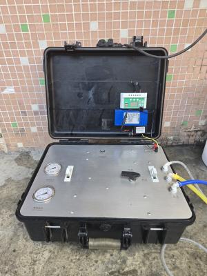 China Portable Solar-Powered Seawater Desalination System - 150L/Day Output, 25kg Portable Unit with 100W Solar Panel for sale