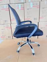 China Mesh Silver Base Modern Ergonomic Revolving Office Chair for Improved Work Efficiency for sale