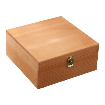 China Ultraportable Small Wooden Box Packaging With Lock Dustproof Reusable for sale