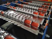 China trapezoid steel roofing sheet roll forming machine with laminating for sale