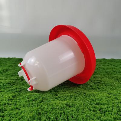 China Poultry Cylindrical Drinker 7 L Capacity Plastic Automatic Water Dispenser Constant Supply for sale
