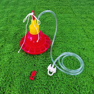 China Easy Installation Poultry Drinker Constant Water Supply Cylindrical Design for sale