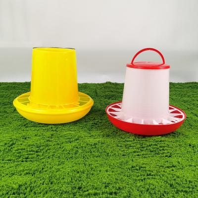 China Modern Poultry Feeder With Stylish Plastic Accessories Perfect For Chickens Ducks Geese Turkeys for sale