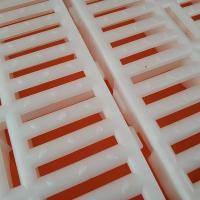 China Rectangular Livestock Plastic Fecal Leakage Plate Long Life Farming Equipment for sale
