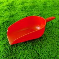 China Eco Friendly Long Handle Plastic Plastic Feeding Shovel With High Durability for sale