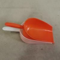 China Orange Animal Feed Scoop Shovel With Long Handle For Pig Chicken Feeding for sale