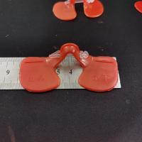 China Round Chicken Protective Glasses Red Poultry Eye Protectors For Pecking Prevention for sale