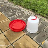 China Constant Water Supply Plastic Water Feeder With Cone Shape Function Bird Species for sale
