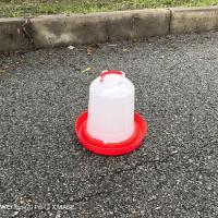 China Round Farm Poultry Bucket Feeder Capacity 6 Liters for sale